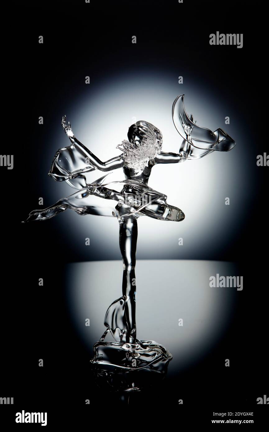 Sandra Young glass artist Stock Photo - Alamy