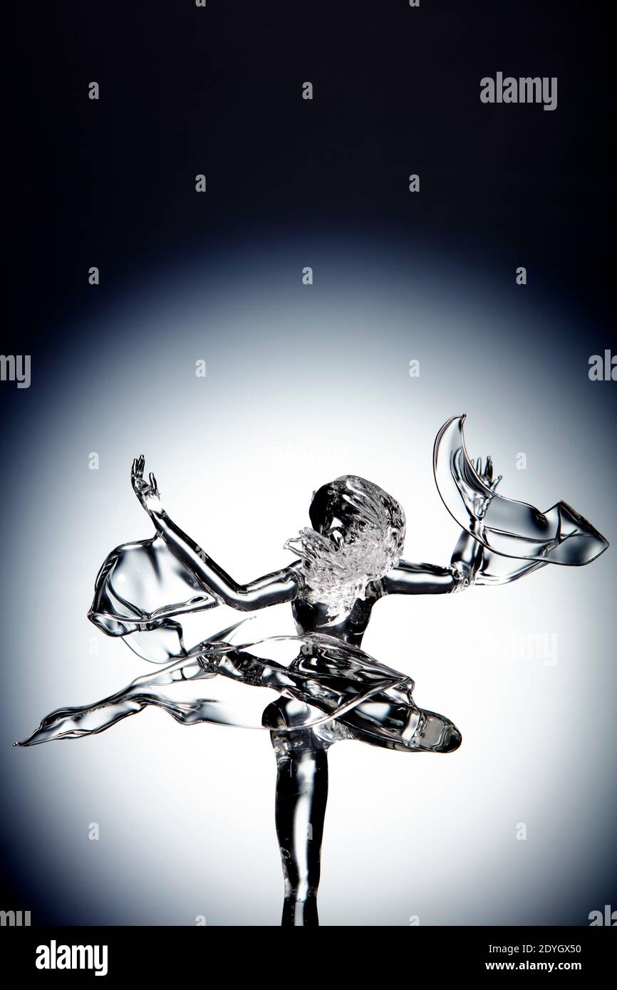 Sandra Young glass artist Stock Photo - Alamy