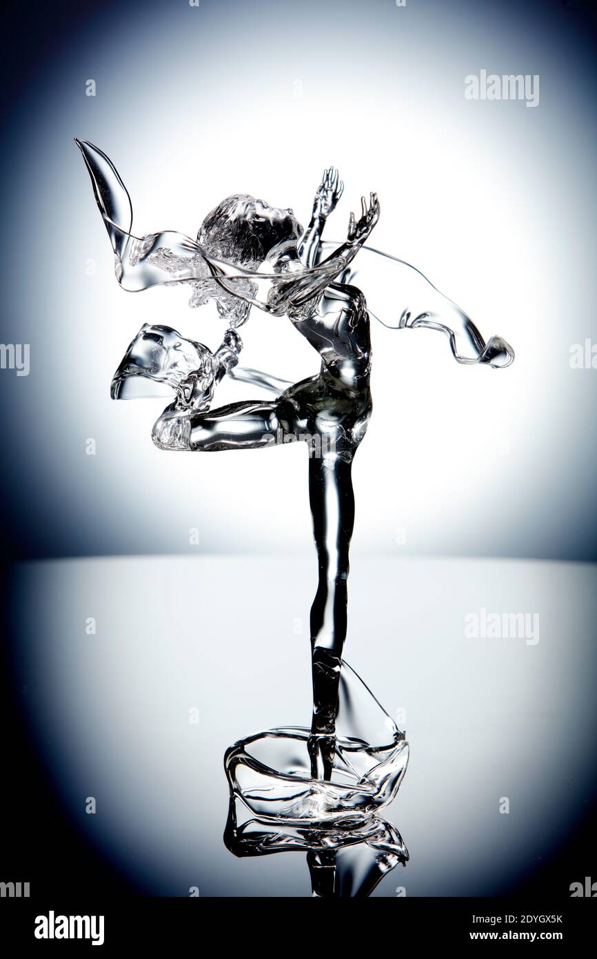 Sandra Young glass artist Stock Photo - Alamy