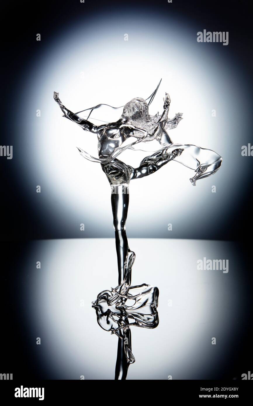 Sandra Young glass artist Stock Photo - Alamy