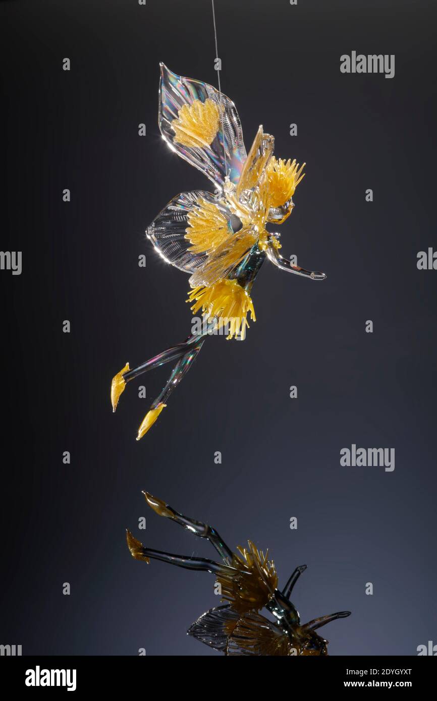 Sandra Young glass artist Stock Photo - Alamy