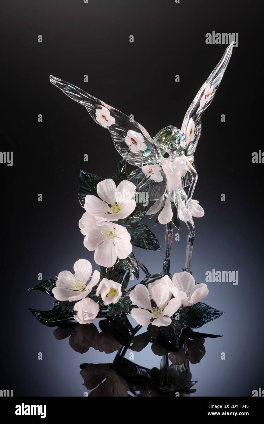 Sandra Young glass artist Stock Photo - Alamy
