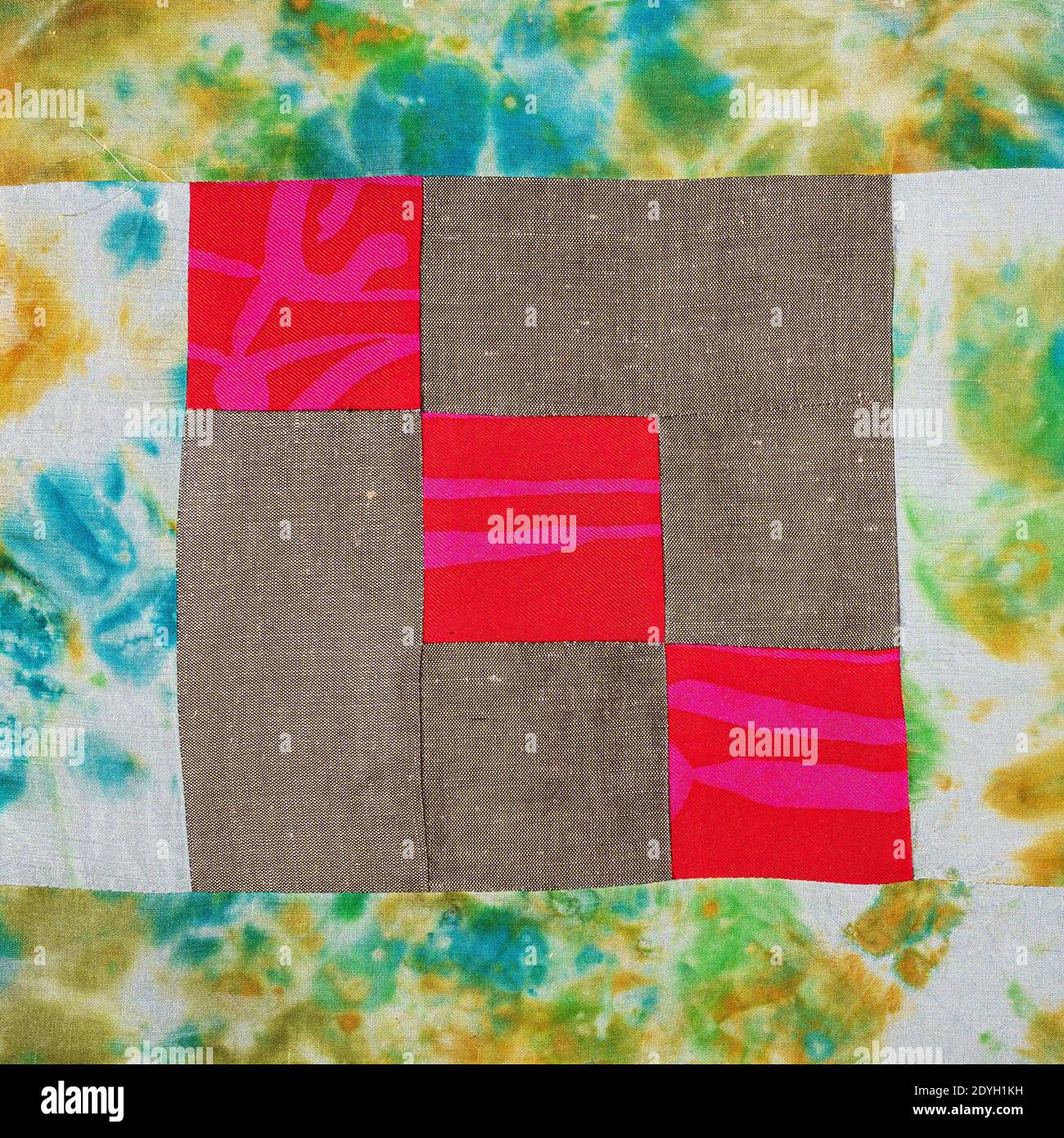 Red quilted texture hi-res stock photography and images - Alamy