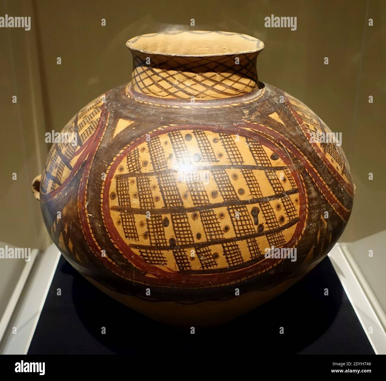 Large storage jar with spiral and net designs, Majiayao Culture ...