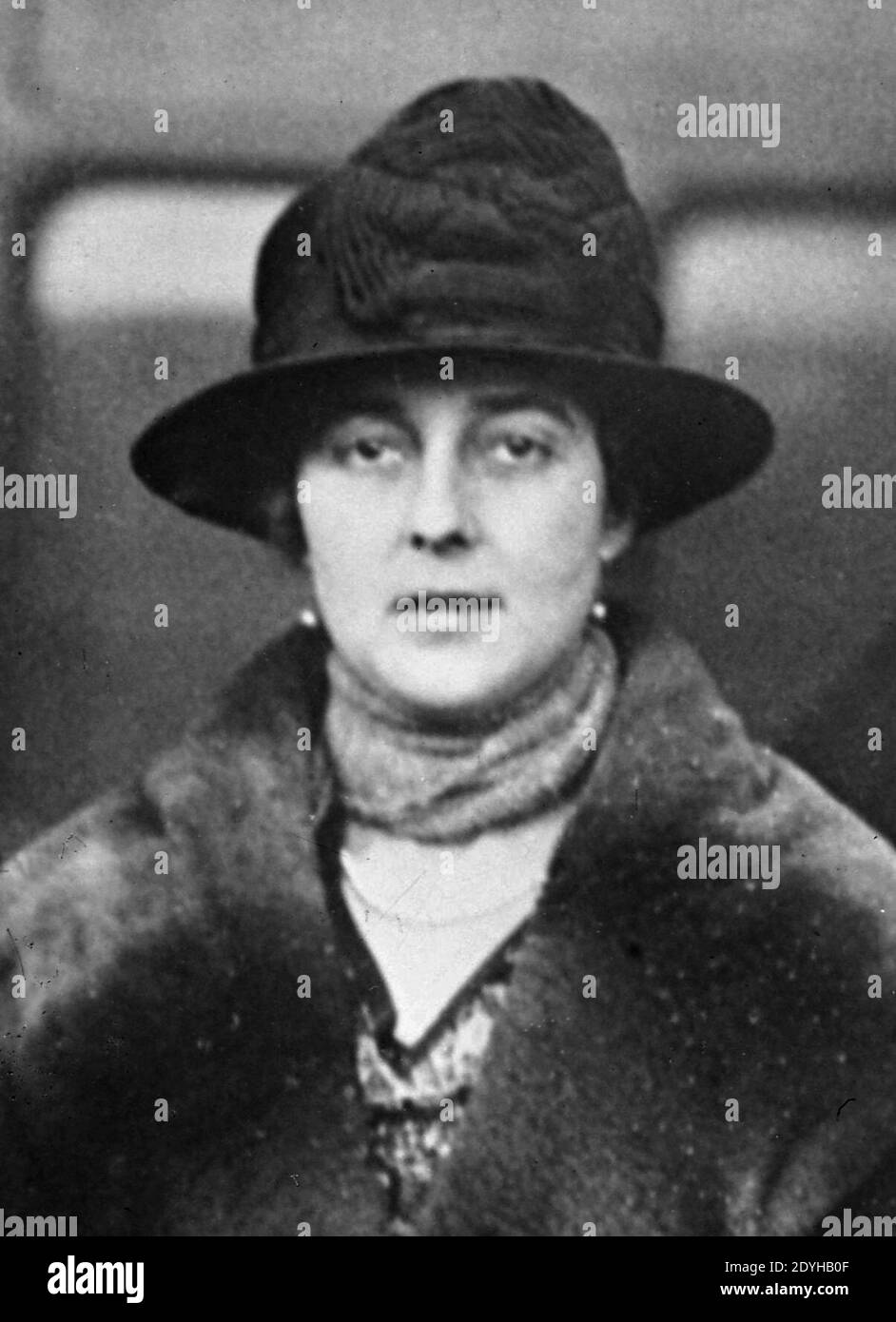 Lady cecil hi-res stock photography and images - Alamy