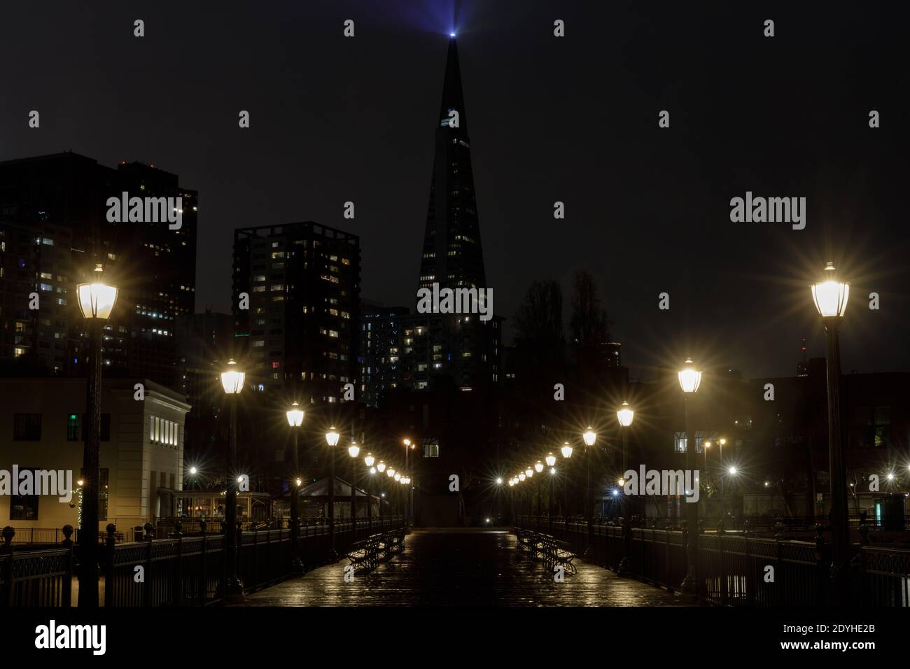 Transamerica pyramid night hi-res stock photography and images - Alamy