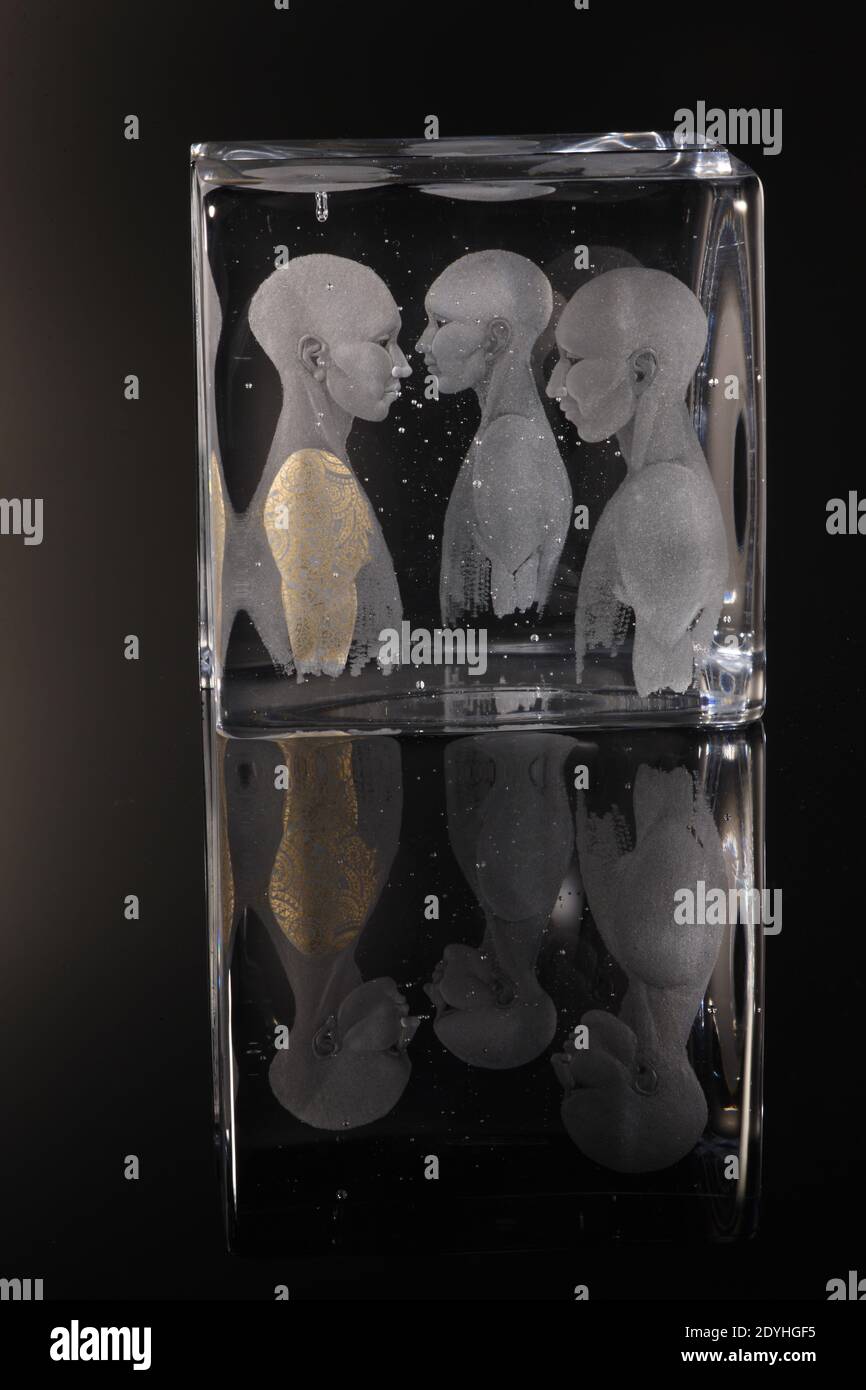 Nancy Sutcliffe Glass Engraver Stock Photo - Alamy