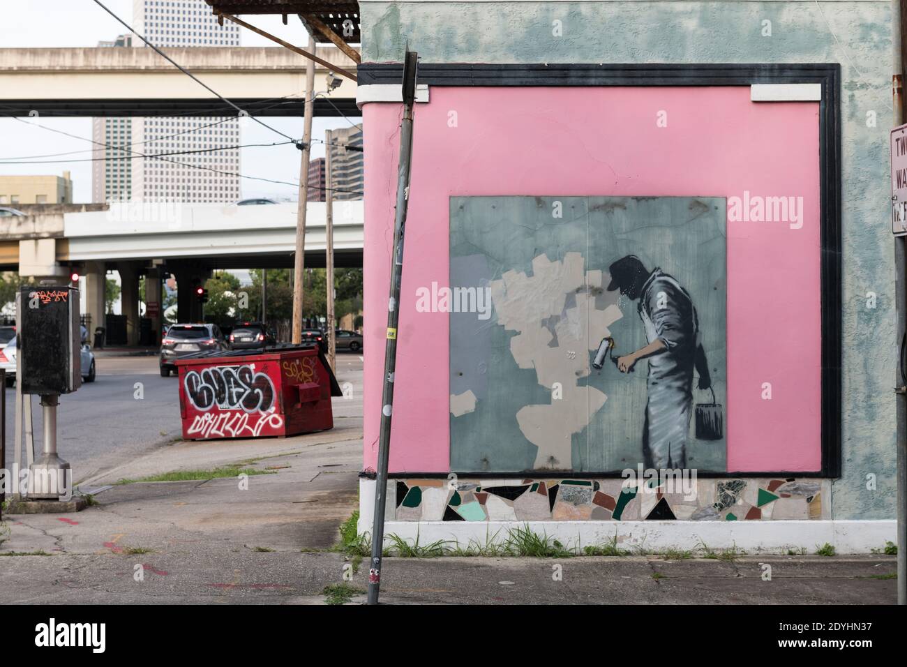 New Orleans, USA. 26 Oct, 2018. Late in the day Banksy Grey Ghost just ...