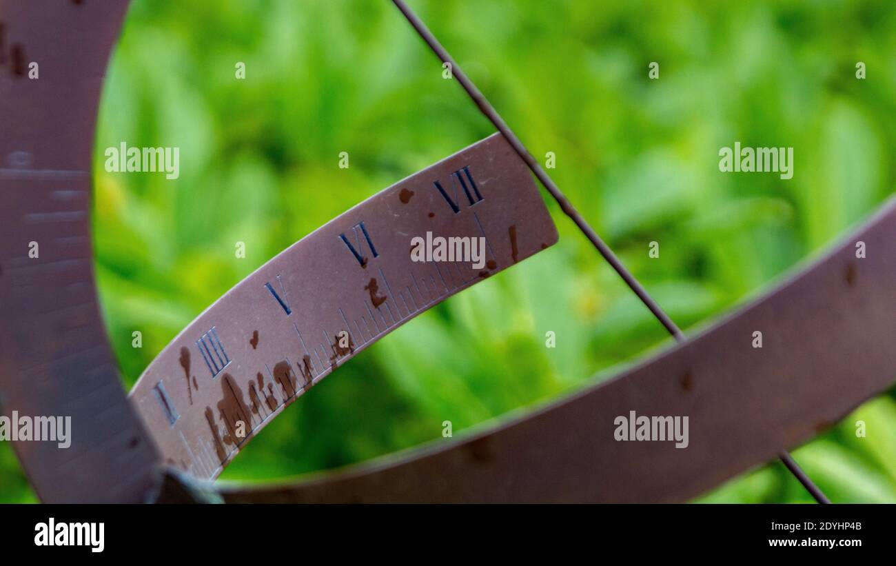 Roman sundial illustration hi-res stock photography and images - Alamy