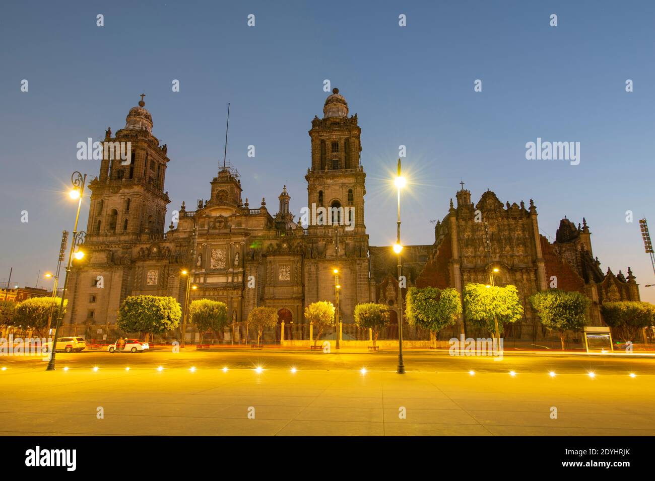 Zocalo Constitution Square and Metropolitan Cathedral at sunrise ...