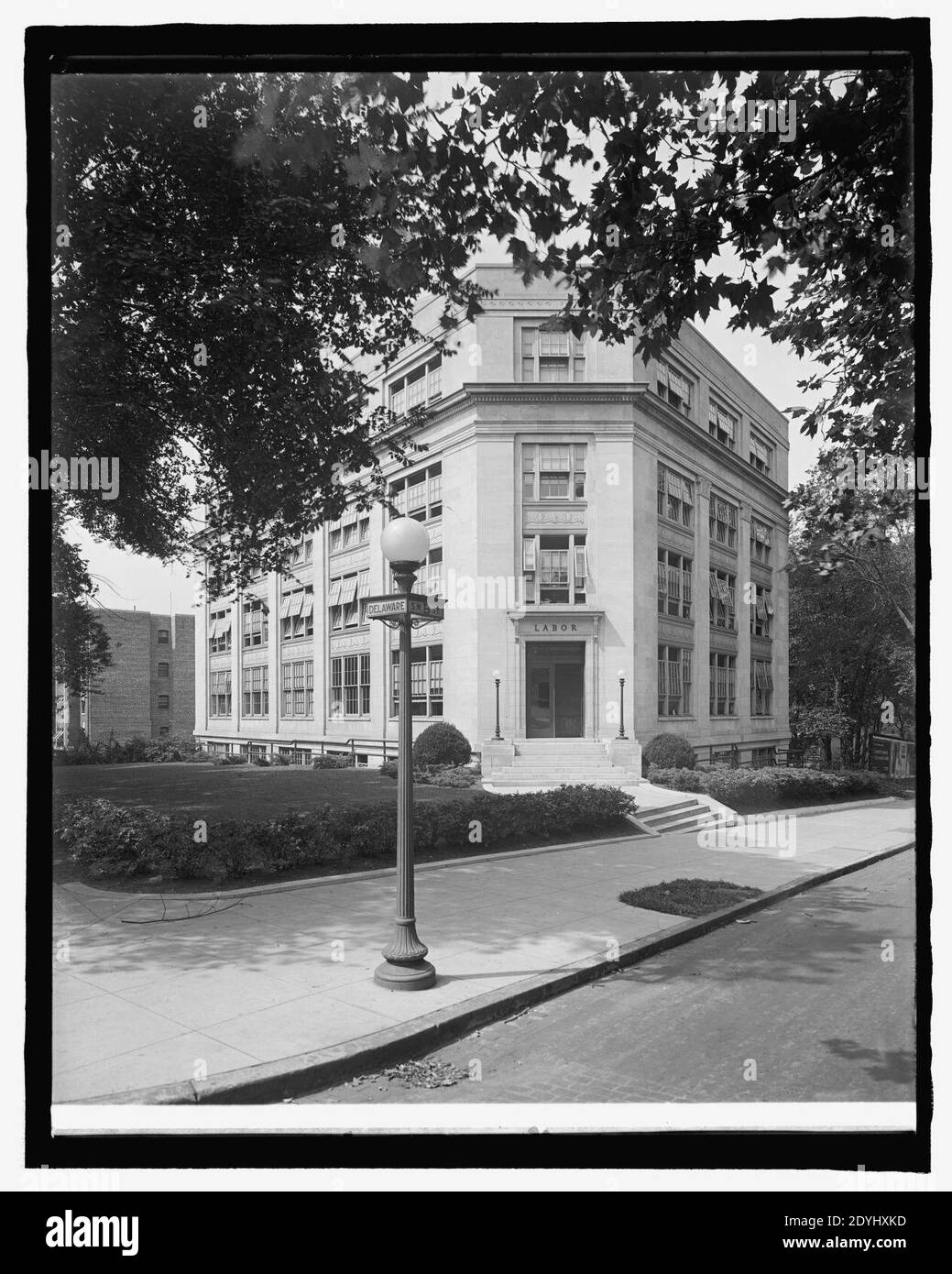 Labor building Black and White Stock Photos & Images - Alamy