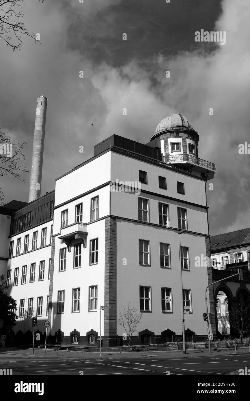 Side view downtown building Black and White Stock Photos & Images - Alamy