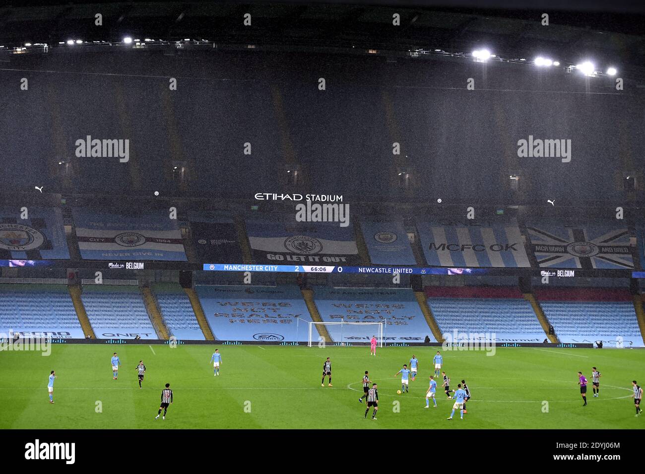 Soccer football rain raining wet weather hi-res stock photography and ...