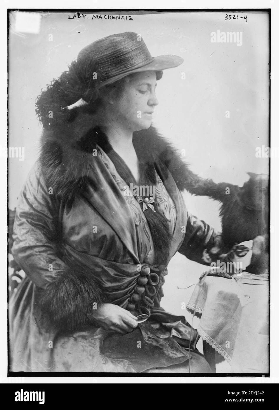 Lady mackenzie hi-res stock photography and images - Alamy