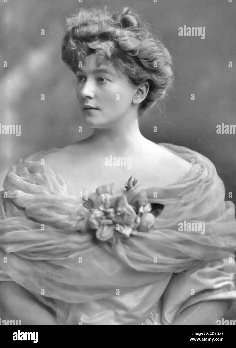 Lady sybil hi-res stock photography and images - Alamy