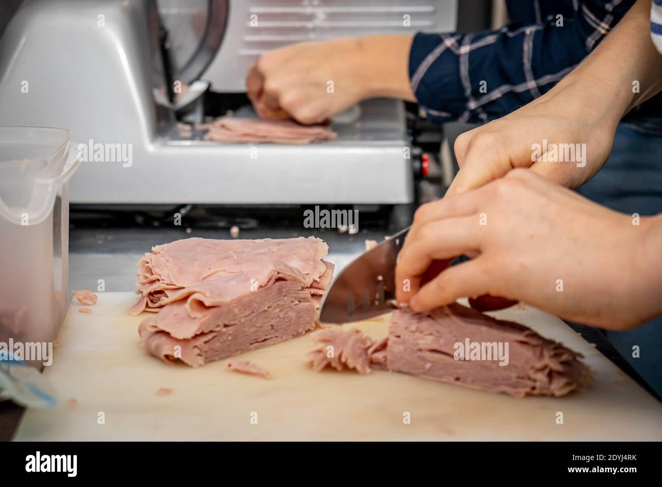 Slicing ham hi-res stock photography and images - Alamy