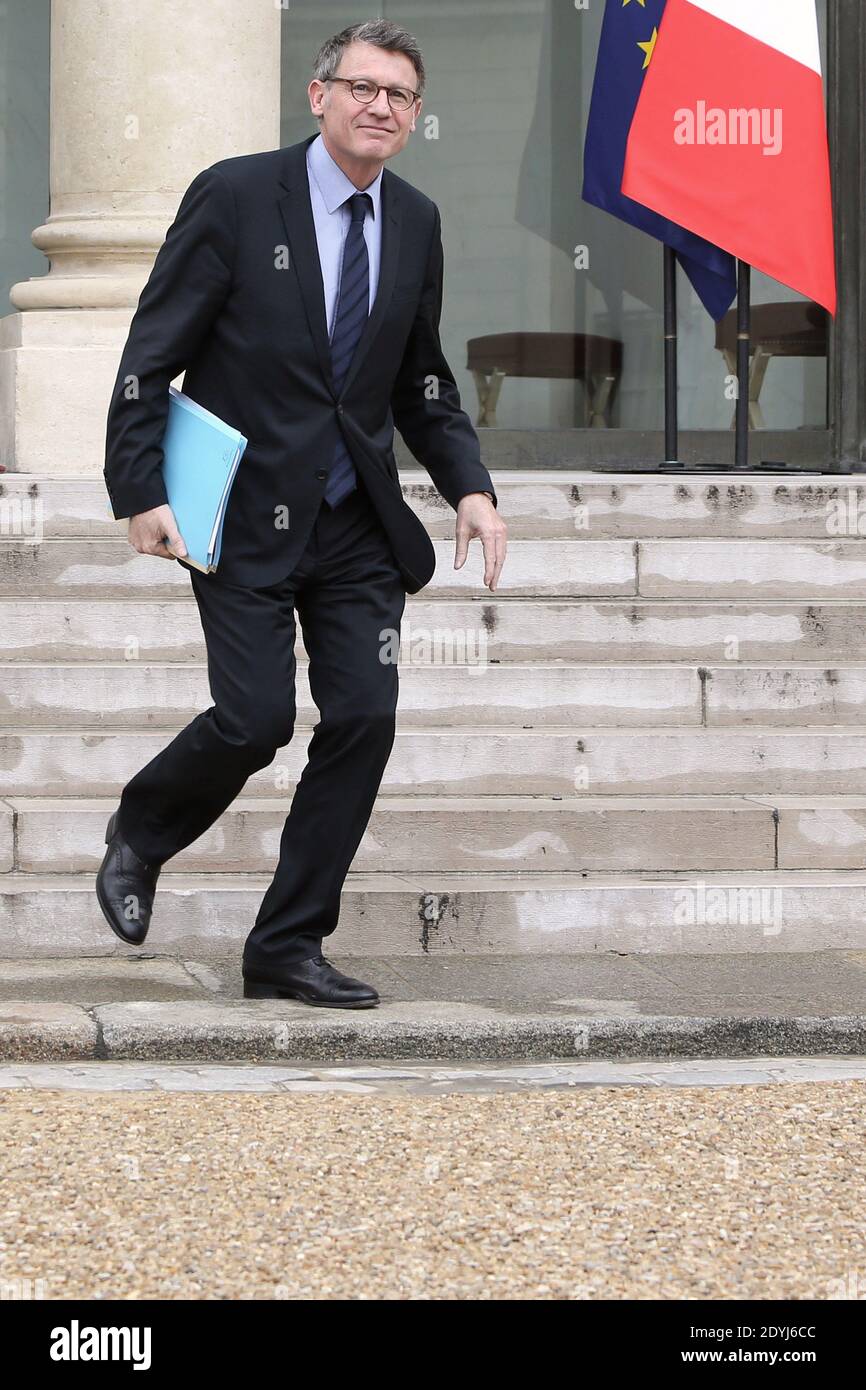 French Education Minister Vincent Peillon leaves the Elysee Palace ...