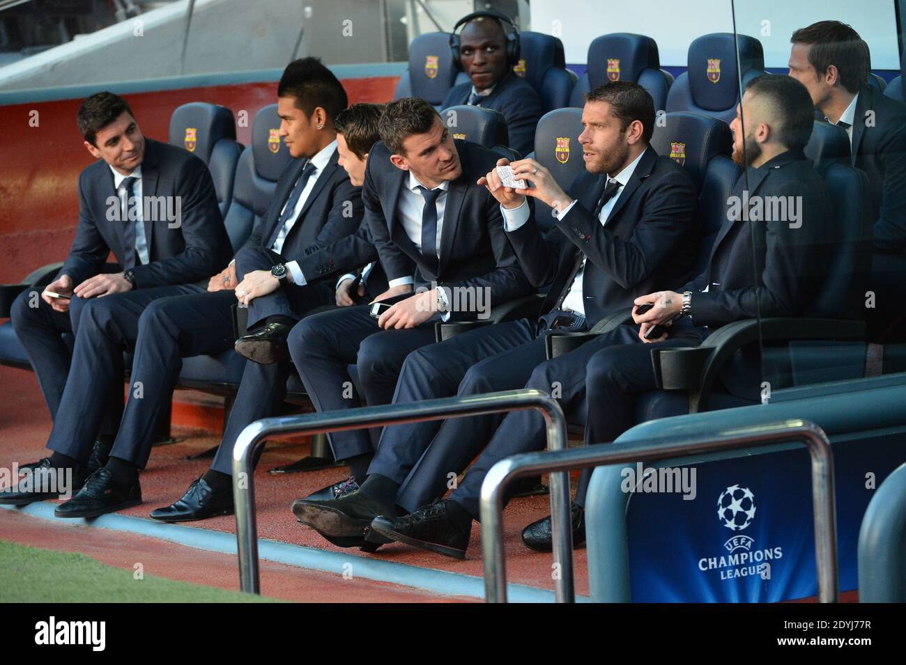 PSG players onthe bench during the UEFA Champions League Quarter-Final ...