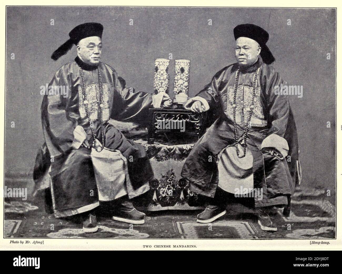 Two mandarins hi-res stock photography and images - Alamy