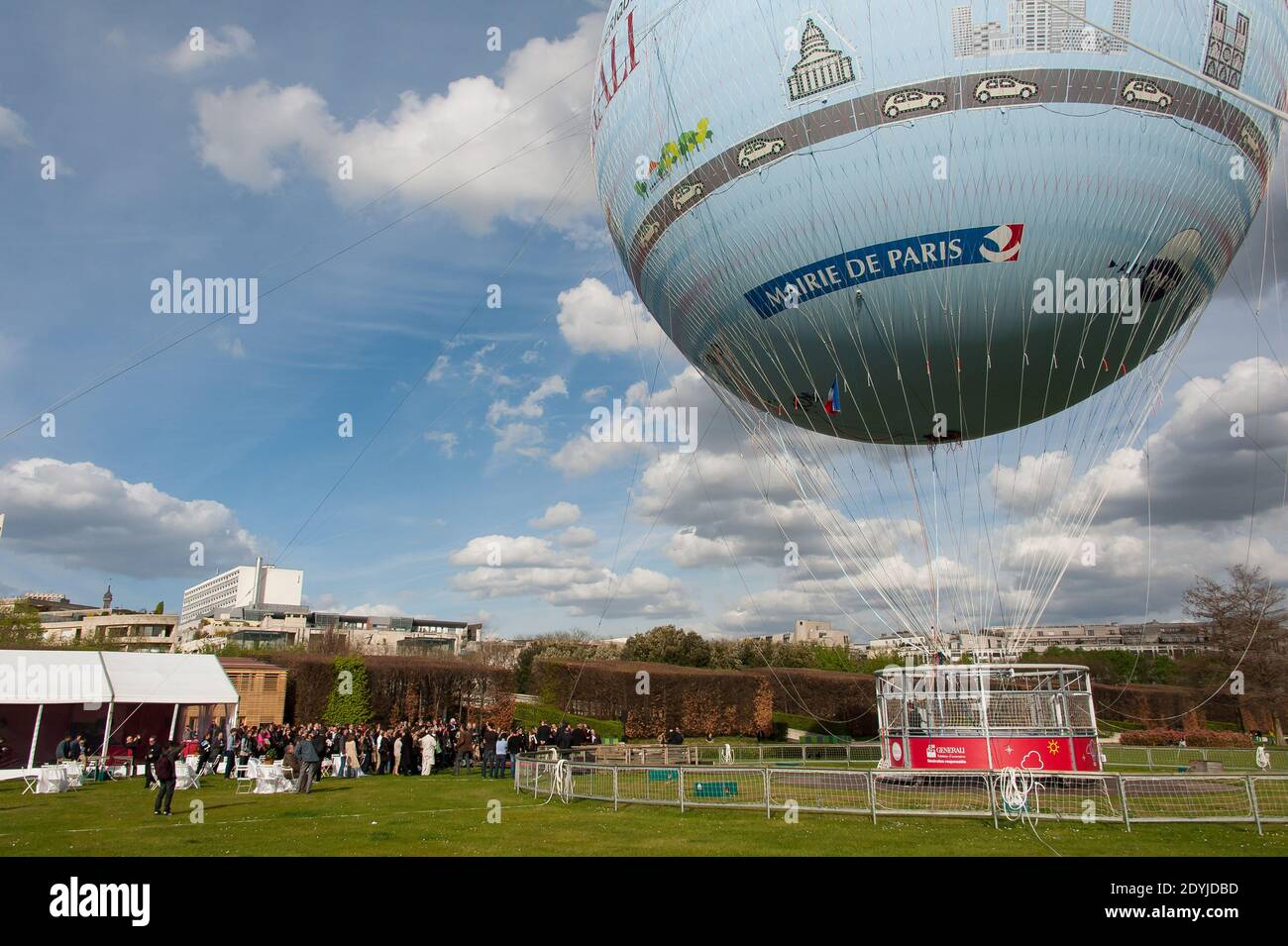 Atmosphere during the launch of the new 2013 Paris Observatory ...