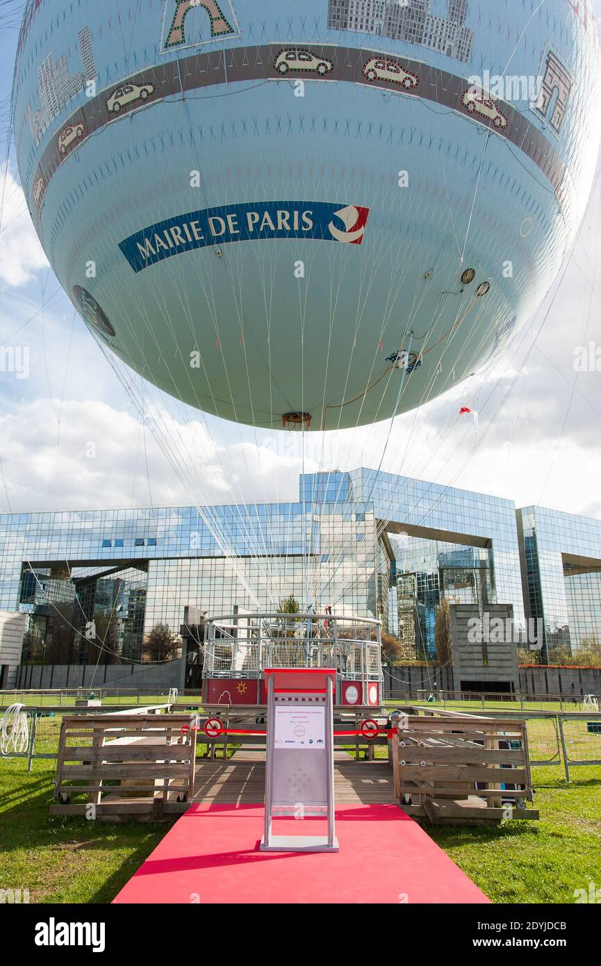 Atmosphere during the launch of the new 2013 Paris Observatory ...