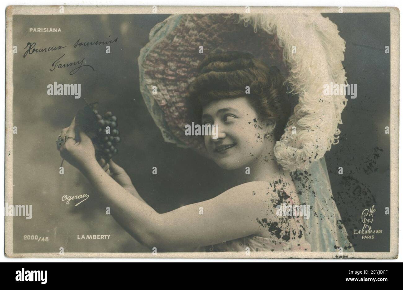 Parisiana hi-res stock photography and images - Alamy