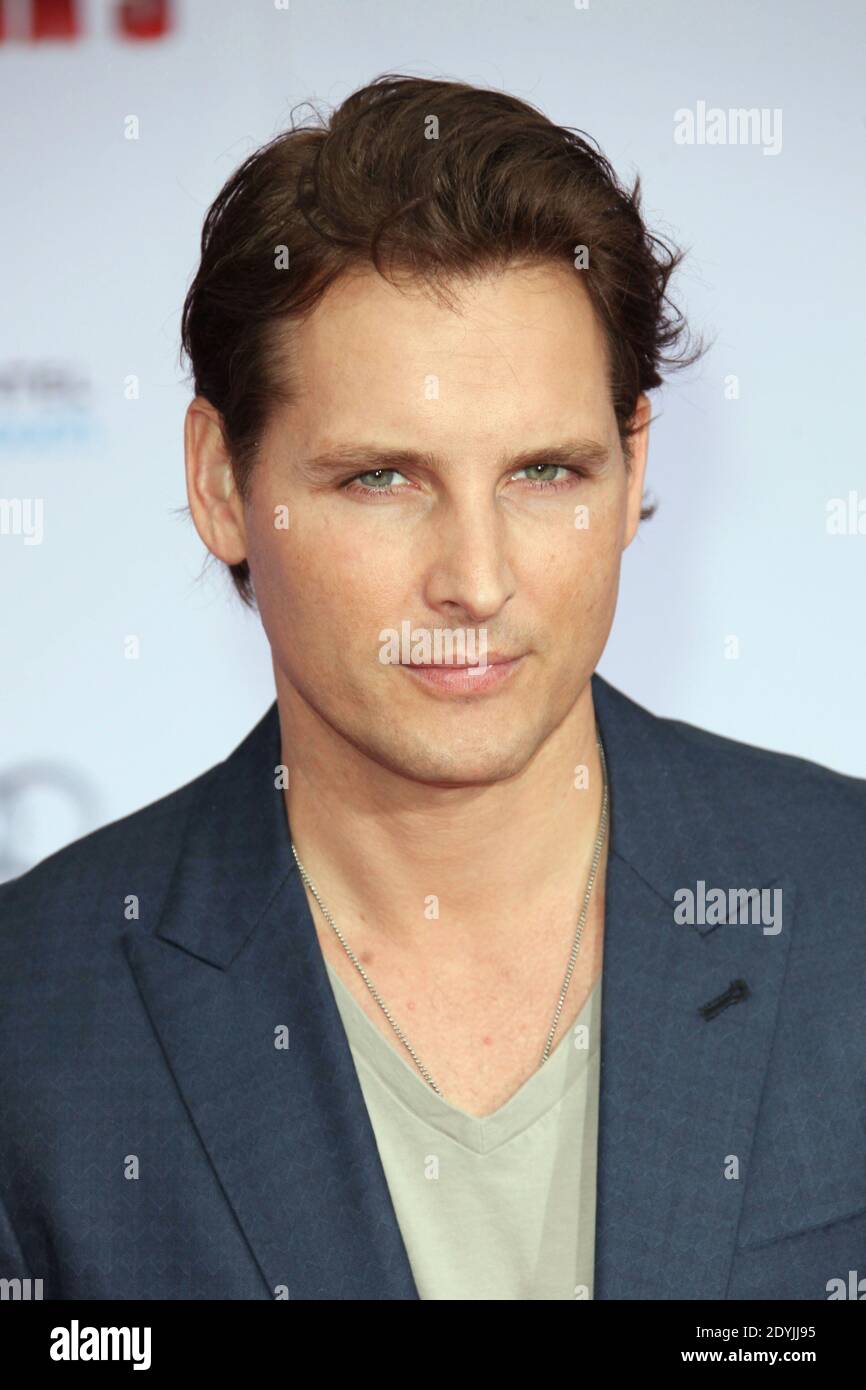 Peter Facinelli arrives to the premiere of 'Iron Man 3' in Hollywood ...