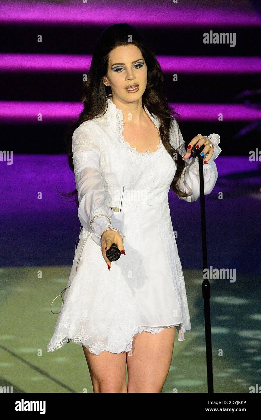 Lana Del Rey performs live on stage at Olympia Bruno Coquatrix concert ...