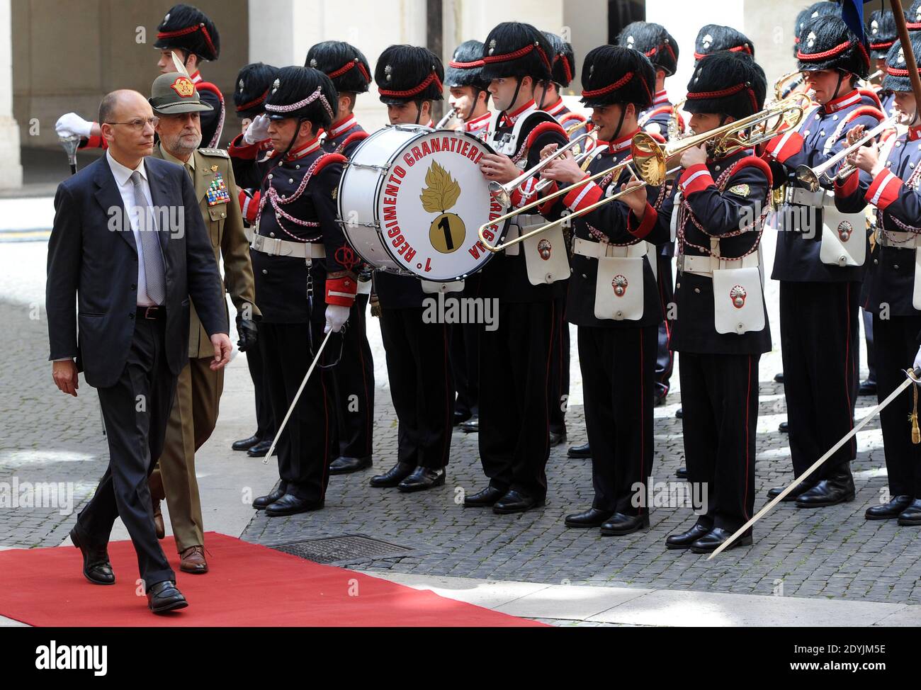 Italy's new Prime Minister Enrico Letta met outgoing Prime Minister ...