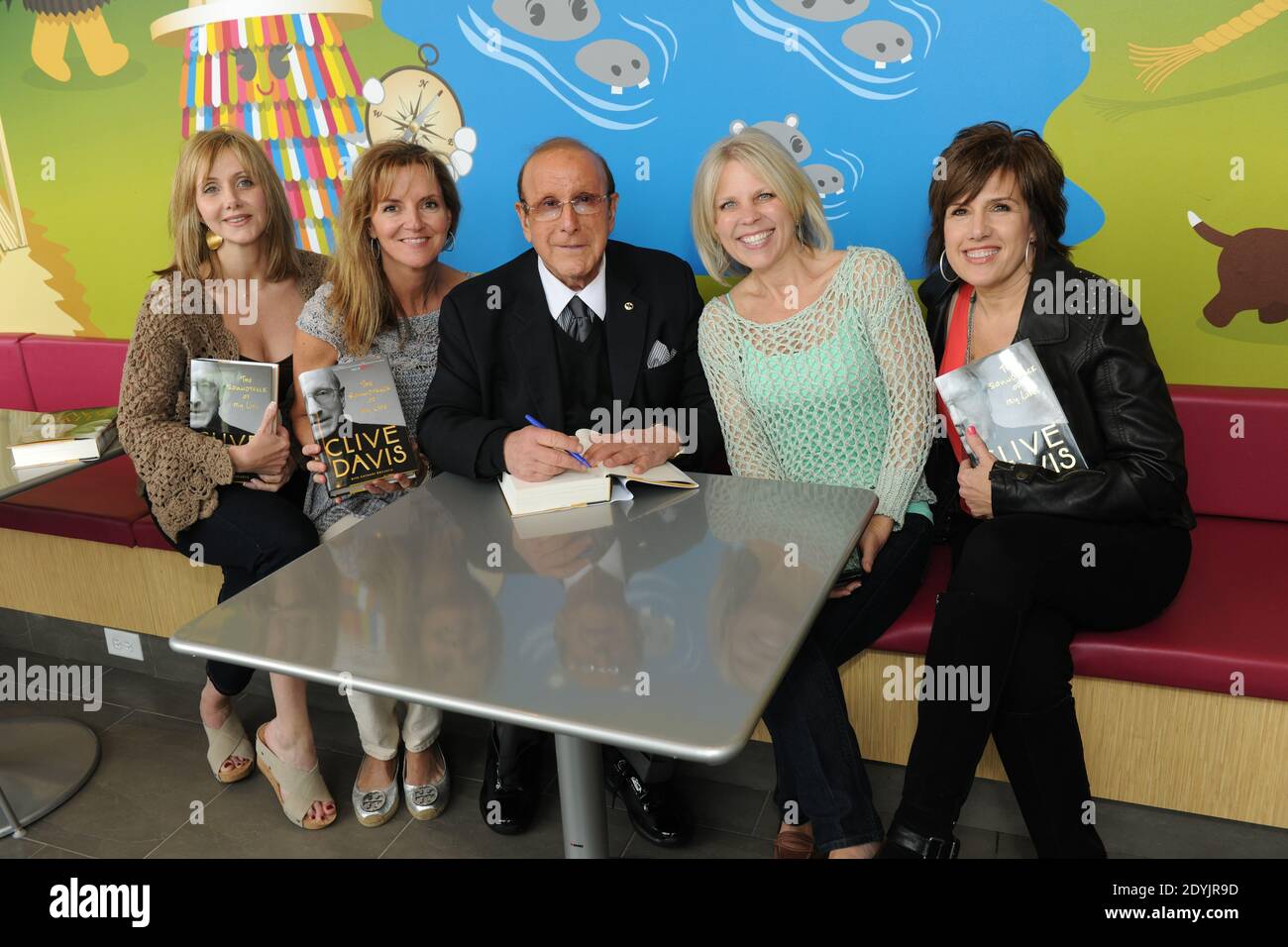 Clive Davis visited Sturges' Park Ridge yogurt franchise Menchie's in ...