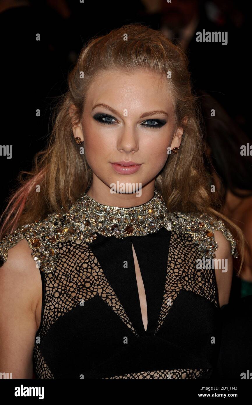 Taylor swift attends the punk hi-res stock photography and images - Alamy