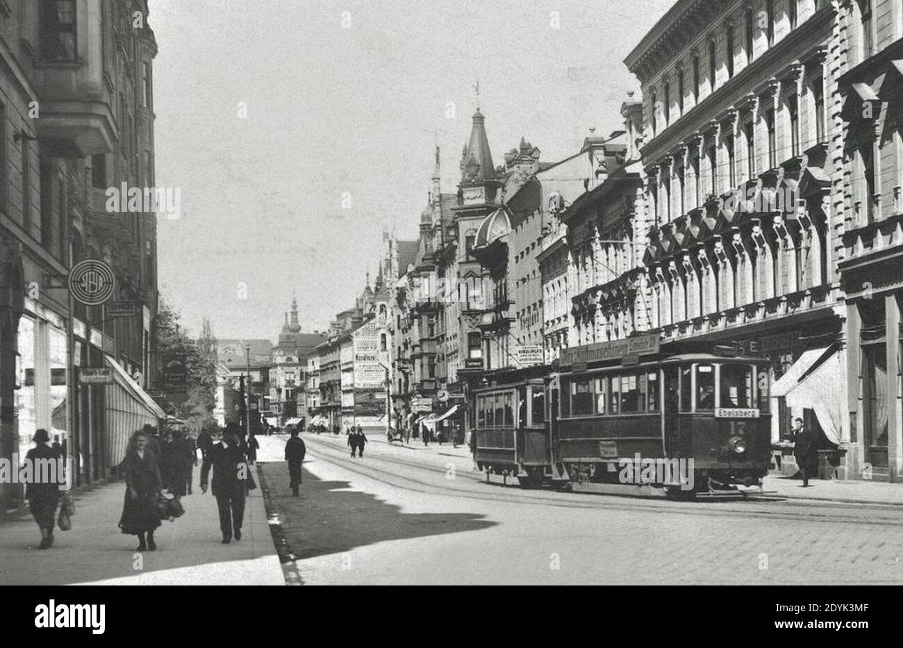 Landstraße Linz Straßenbahn Stock Photo - Alamy