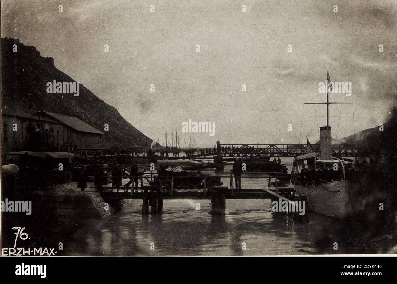 Landungsbrücke am Molo von Skutari Stock Photo - Alamy