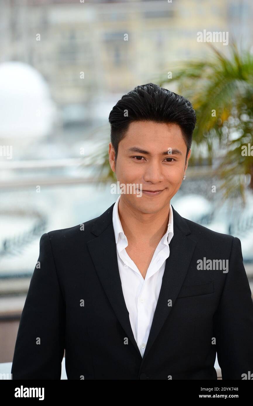 Flora Lau, Carina Lau and Kun Chen posing at Bends photocall held at ...