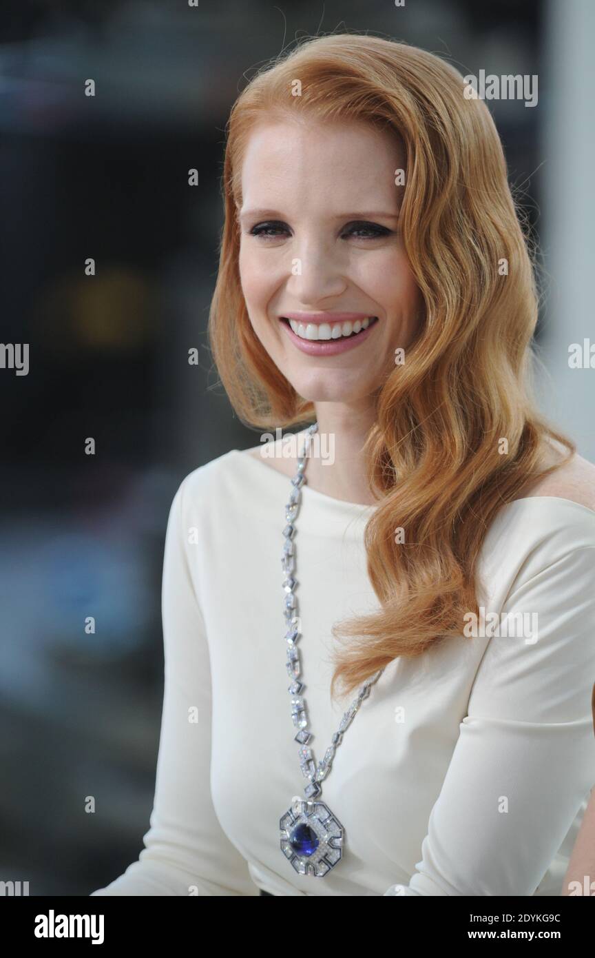 Jessica Chastain, sporting a jewel offered by Richard Burton to ...