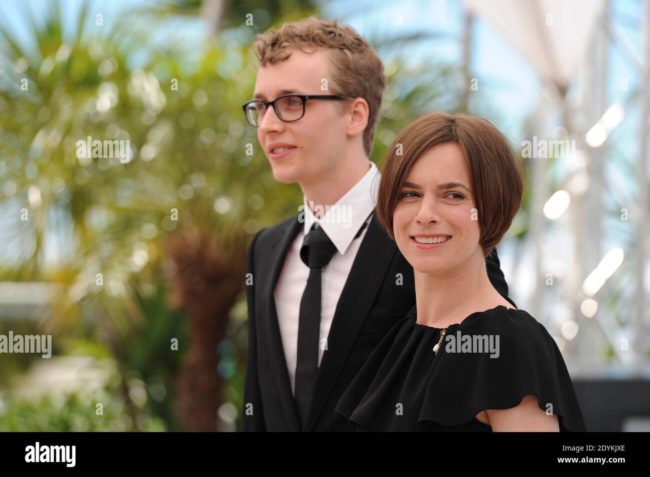 Julius Feldmeier and Annika Kuhl posing at the 'Tore Tanzt' photocall ...