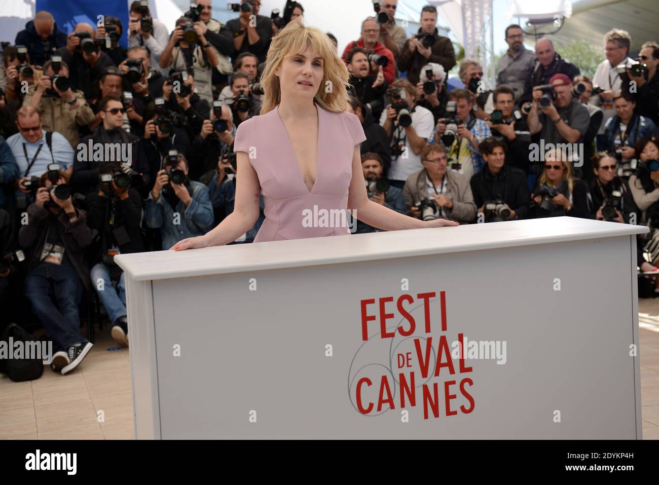 Roman Polanski, Emmanuelle Seigner, Mathieu Amalric poses at the ...