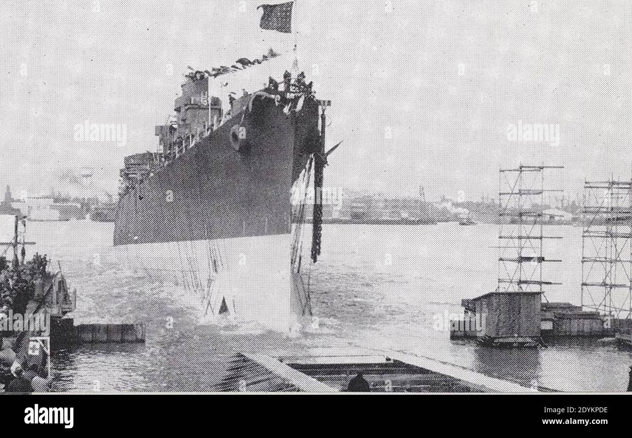 Launching of USS Dayton (CL-105) at the New York Shipbuilding Company ...
