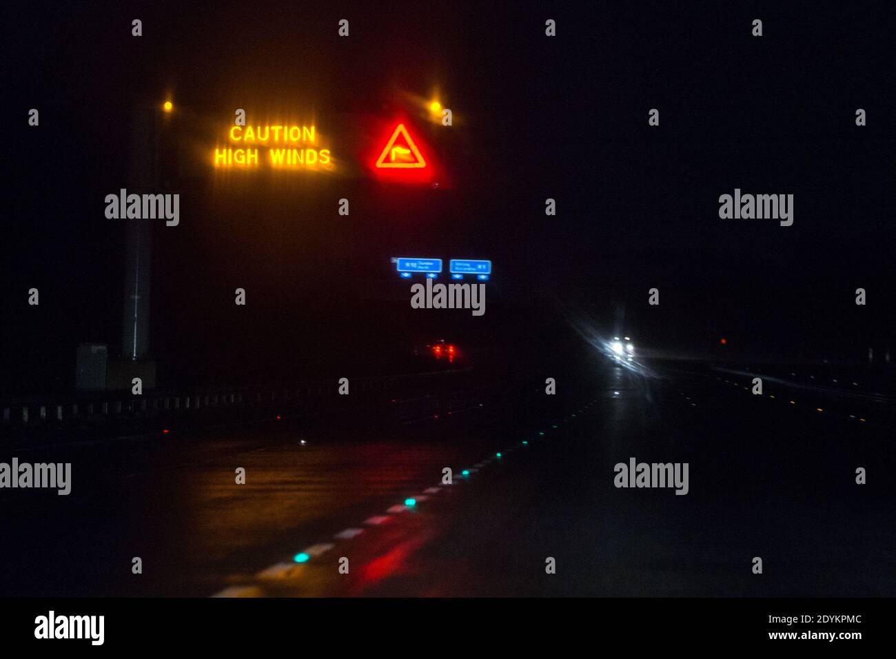 80mph sign hi-res stock photography and images - Alamy