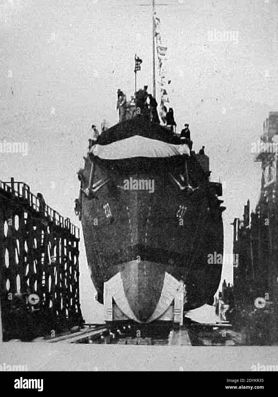 Launch of USS Ray K. Edwards (DE-237) at the Charleston Naval Shipyard ...