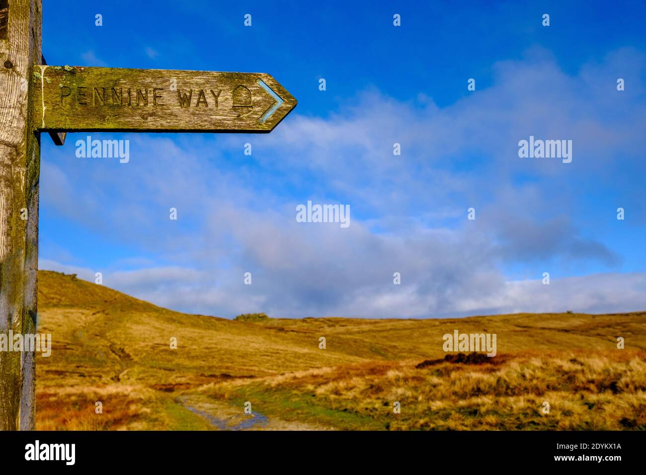 Pennine Way signpost on Kinder Scout, Peak District National Park Stock ...