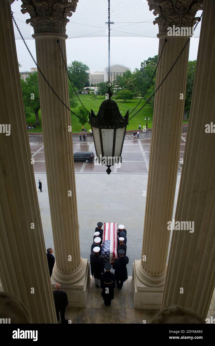 Late senator frank lautenberg hi-res stock photography and images - Alamy