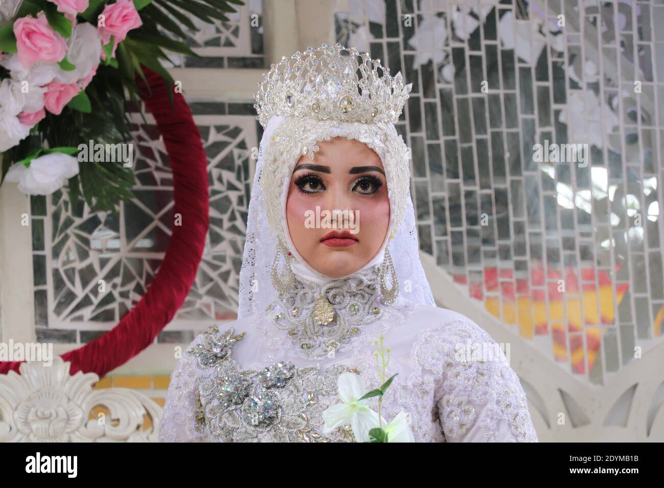 Muslim wedding bride and groom hi-res stock photography and images - Alamy