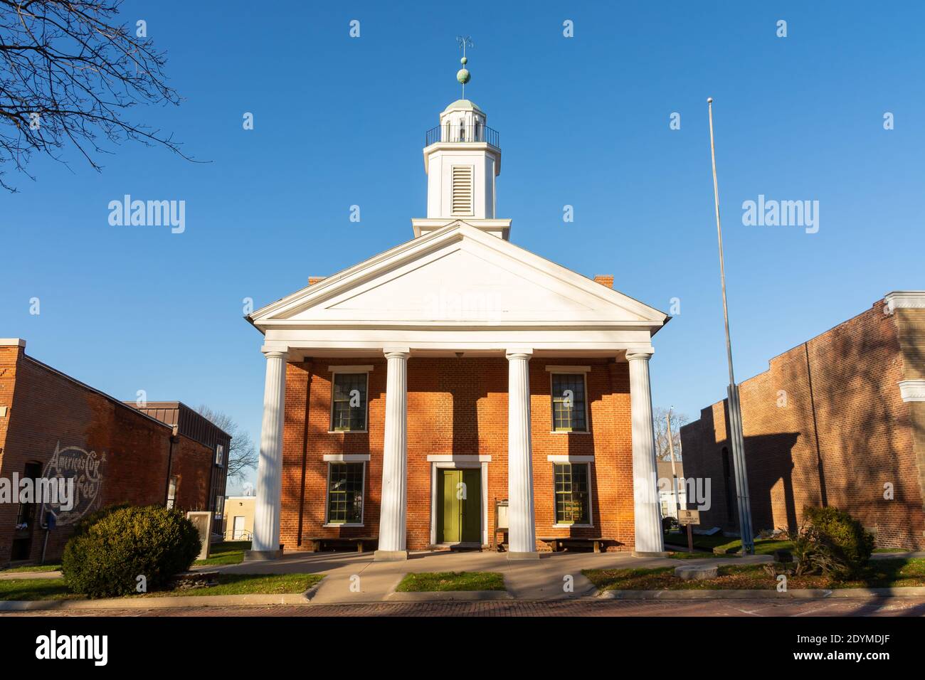 Old courthouse in small Midwest town. Metamora, Illinois, USA Stock ...