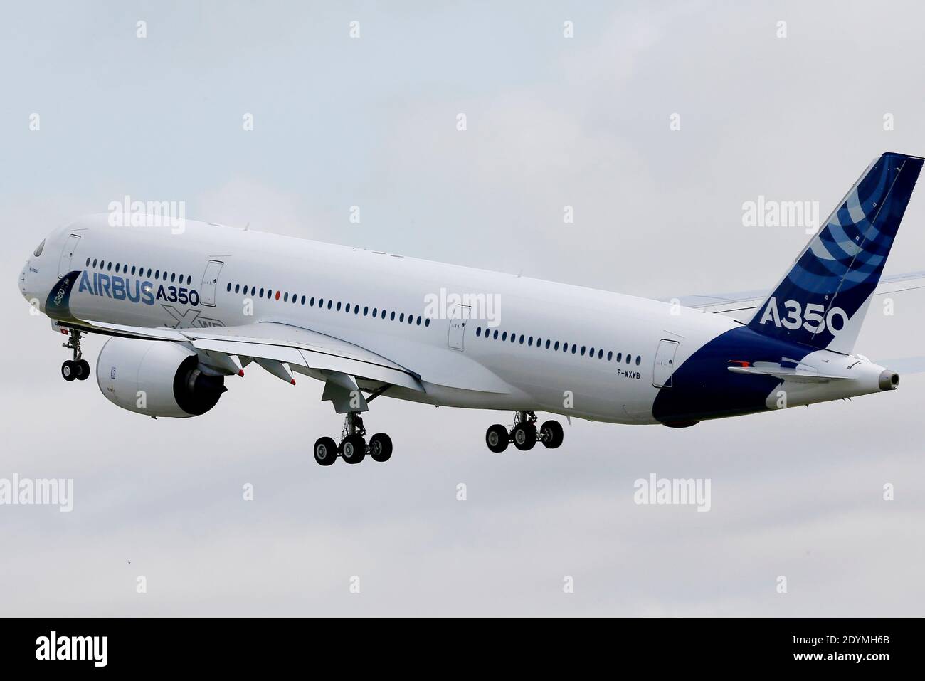 The new Airbus A350 XWB takes off for its long-awaited inaugural flight ...