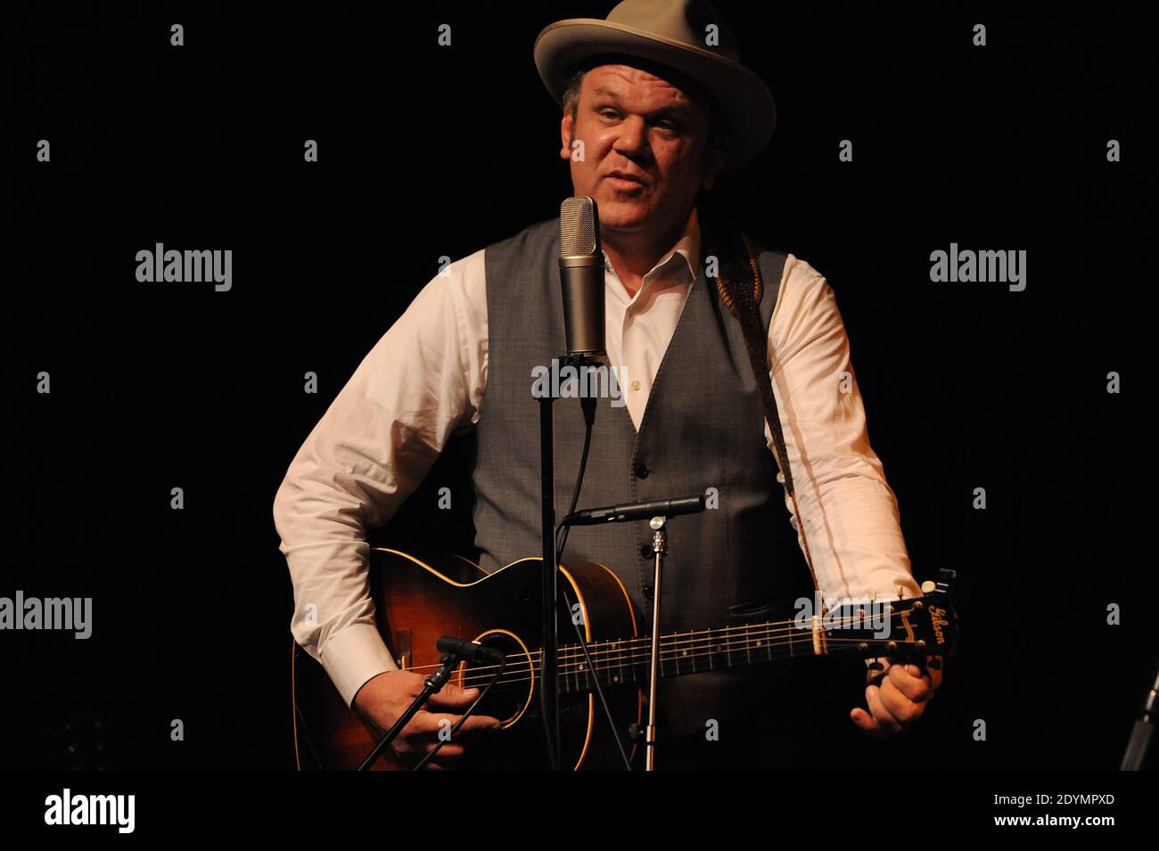 Chicago old town music school hi-res stock photography and images - Alamy