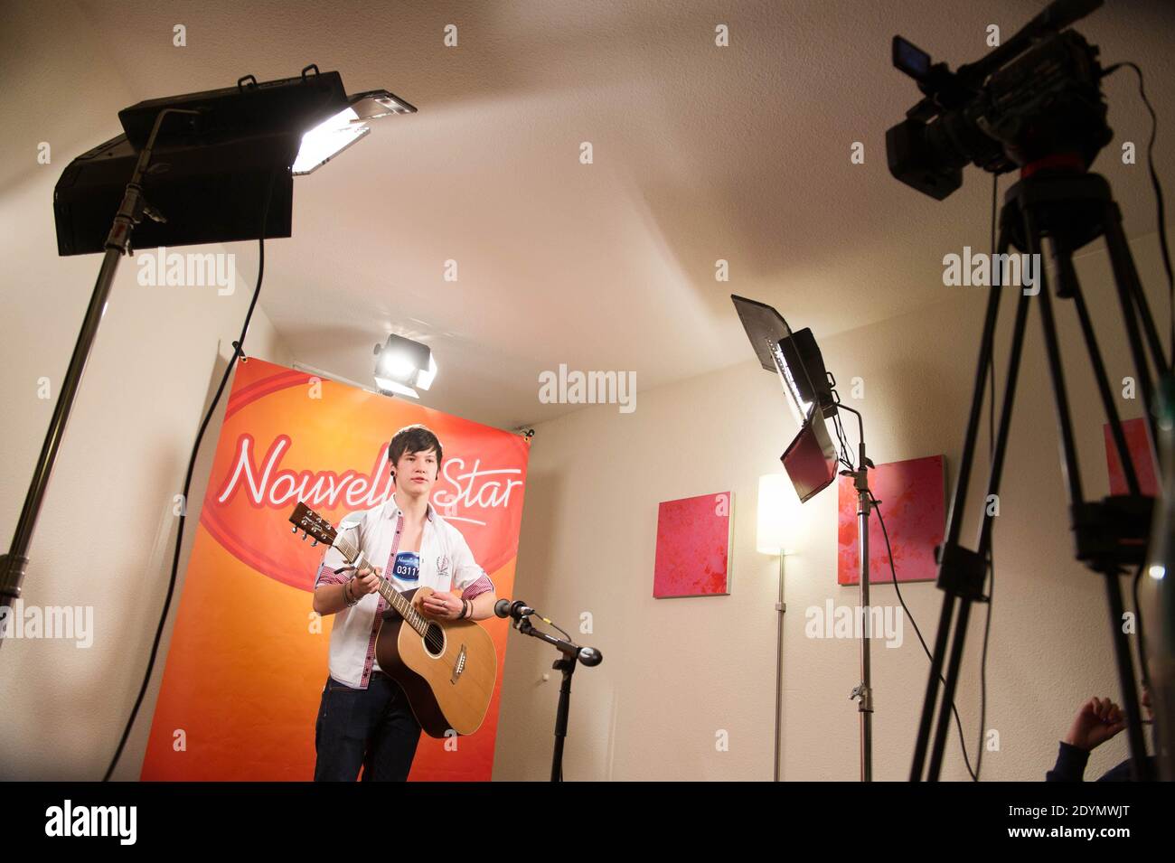 EXCLUSIF - Illustration - Ambiance - "Nouvelle Star 2014" - Pre-casting Lille - France - 24 Juin ...