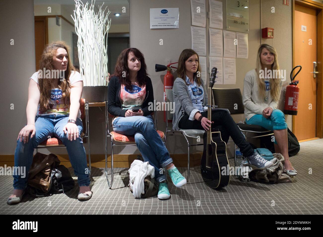 EXCLUSIF - Illustration - Ambiance - "Nouvelle Star 2014" - Pre-casting Lille - France - 24 Juin ...