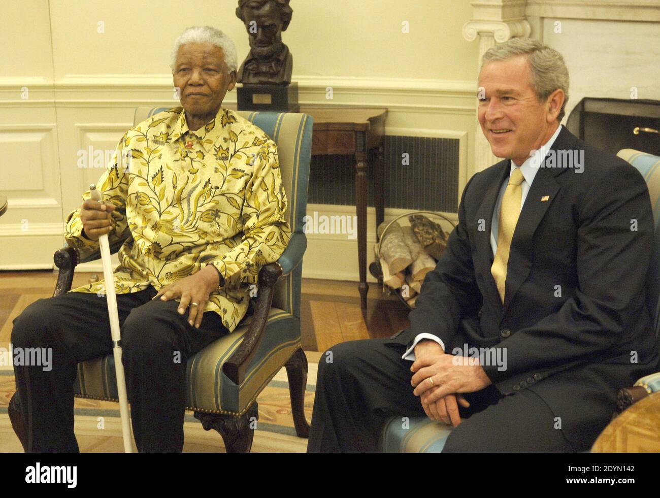 United States President George W. Bush (R) meets with former President ...