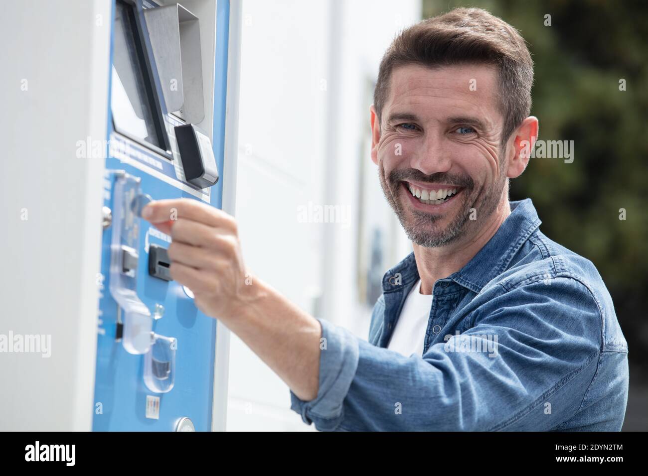 Car park pay booth hi-res stock photography and images - Alamy